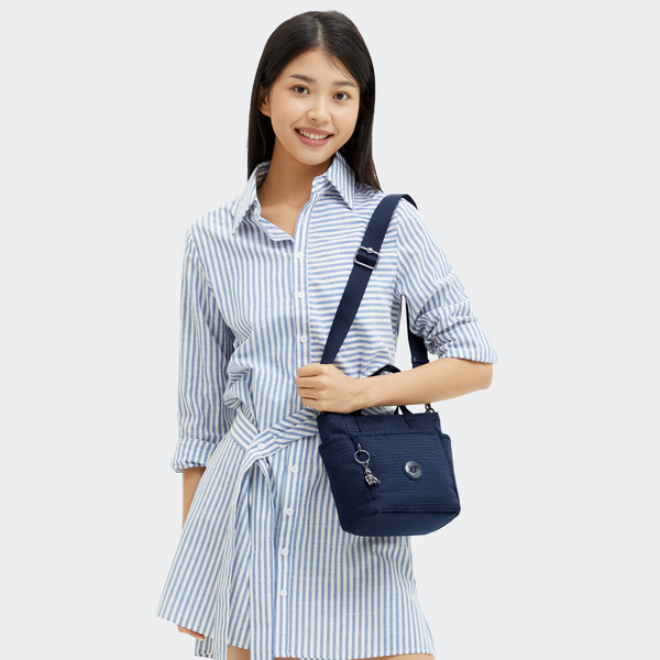 กระเป๋า KIPLING รุ่น PATYA สี NIGHT OCEAN JQ | Shopee Thailand