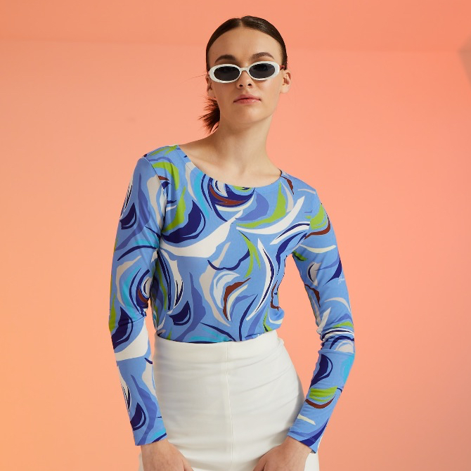 HAUS OF GRAFF-DEVON TOP (BLUE) เสื้อแขนยาวผ้ายืดคอปาด พิมพ์ลายกราฟฟิค ...