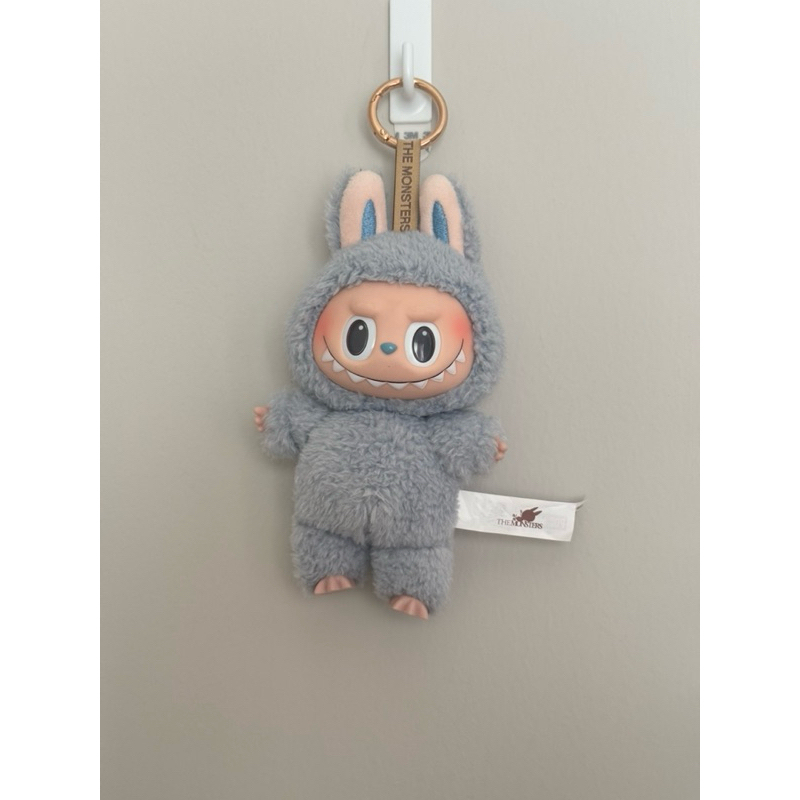 ส่งต่อพวงกุญแจลาบูบู้ แท้ 100% labubu plush key ring v.1 ของแท้ กดจาก ...