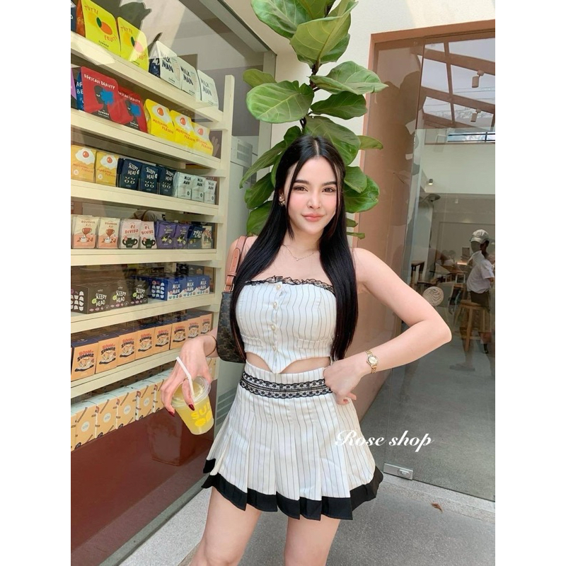 Phapassz - เซท2ชิ้น เกาะอก กระดุมหน้า แต่งขอบลูกไม้ กระโปรงจับจีบแต่งชายขอบลูกไม้มีซับใน ทรงฮิต ...