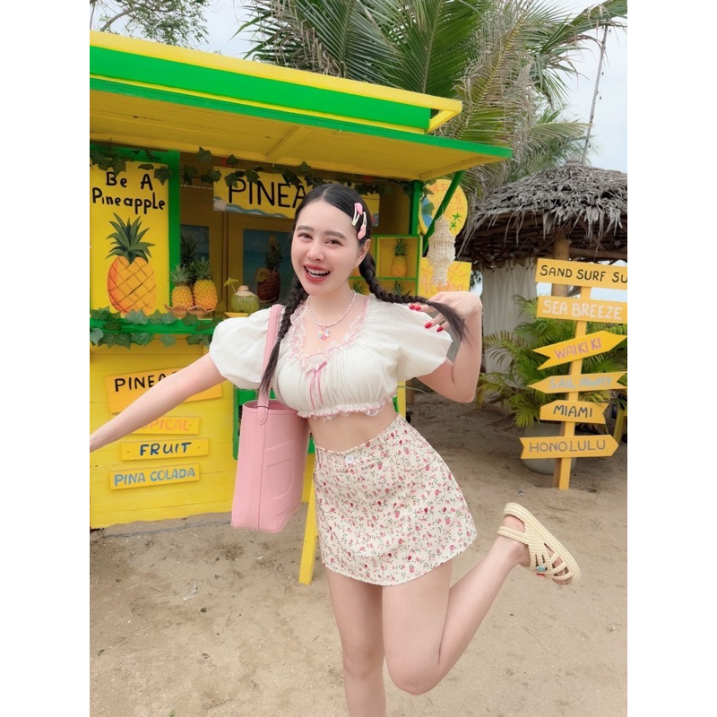 Phapassz - เซท2ชิ้น เสื้อแขนพองแต่งลูกไม้เกาหลี เกาใจ กำลังฮิต มาพร้อมกระโปรงกางเกงมีซับในลายดอก ...