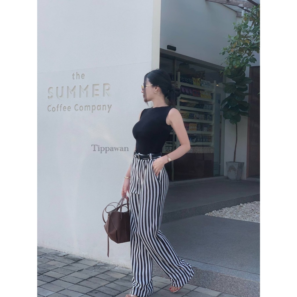 TIPPAWAN ' ผู้ดีมากค่า กับBasic Set ชุดนี้ เสื้อตัวยาวแบบคอปาด มาพร้อมกางเกงขากระบอกทรงตรงที่ ...