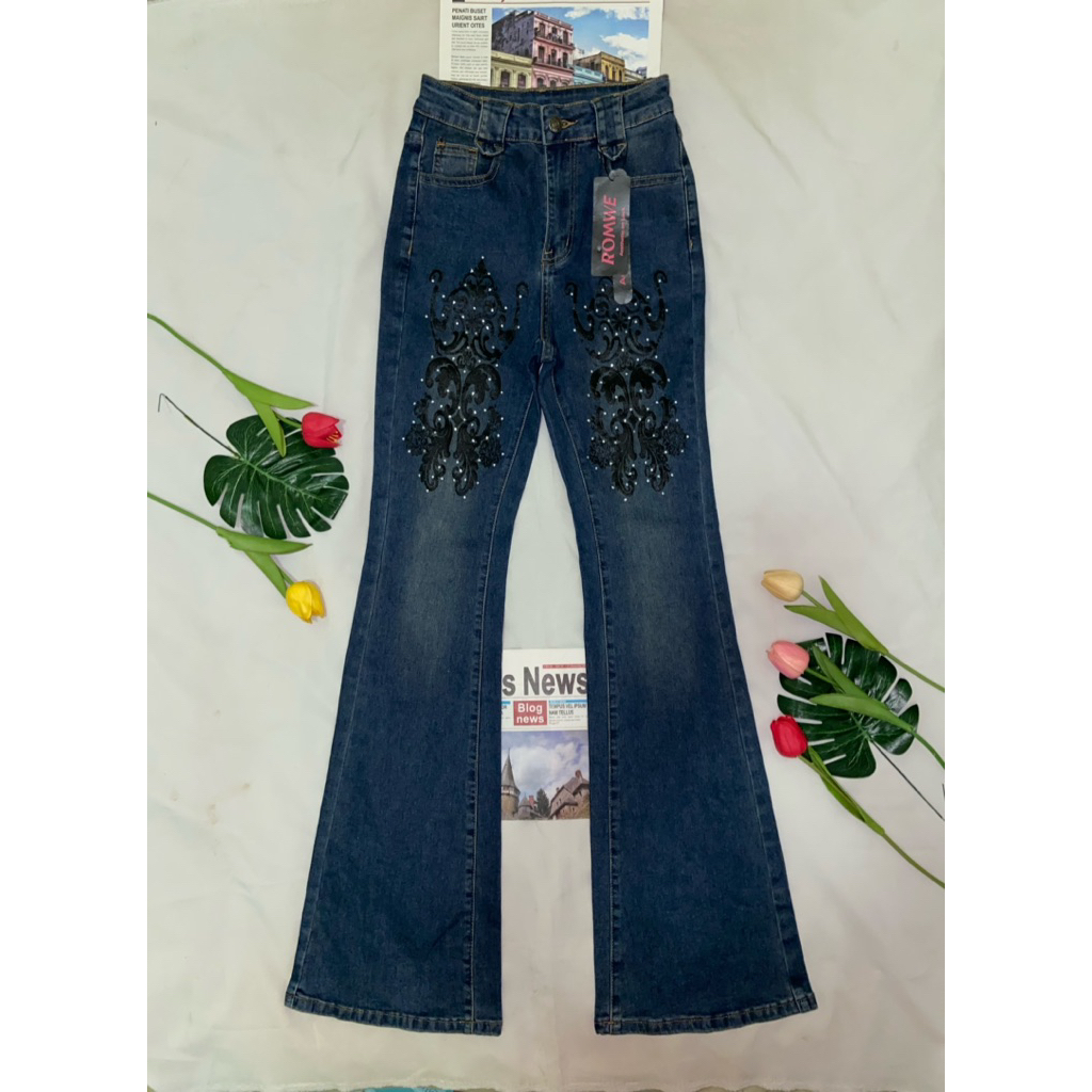 กางเกงยีนส์ทรงขาม้าป้าย ROMWE (M11) | Shopee Thailand