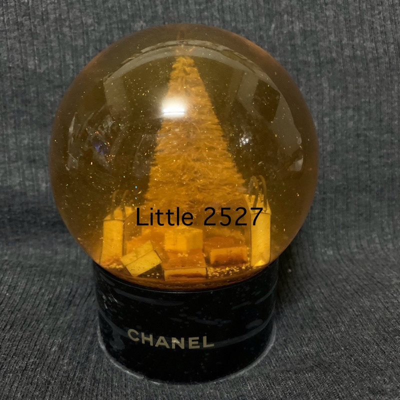 CHANEL Snow Globe Dome White Christmas Tree VIP customer Limited ...