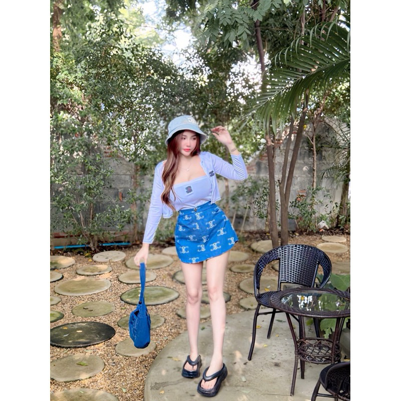 Phapassz - Set 3 ชิ้น เกาะอก เสื้อคลุมแขนยาว กระโปรงผ้ายีนส์ ซิปหน้า มีกระเป๋า2ข้าง ลายแบรนด์ดัง ...