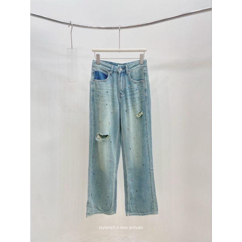 Nuchi Style กางเกงยีนส์ขากระบอก แต่งเพชรชวาลอฟกี้ ทรงสวยมากค่า ...