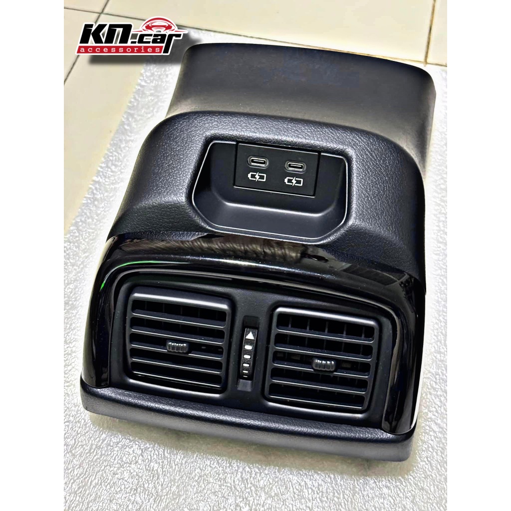 ช่องแอร์หลัง REVO พร้อม USB type C= 2 ช่อง มาพร้อมชุดสาย Y-Socket ...