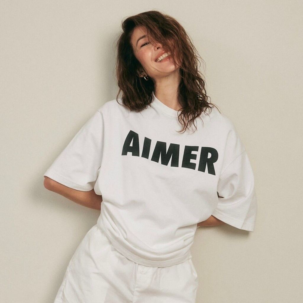 AIMER - AIMER Logo T-shirt in White เสื้อยืดโอเวอร์ไซส์ สกรีนลาย | Shopee Thailand