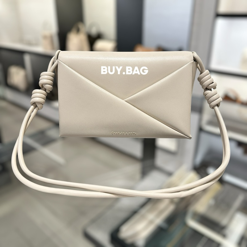 CHARLES & KEITH ( ใช้โค๊ดลด 30% ) CK2-20271411 กระเป๋าสะพาย | Shopee ...