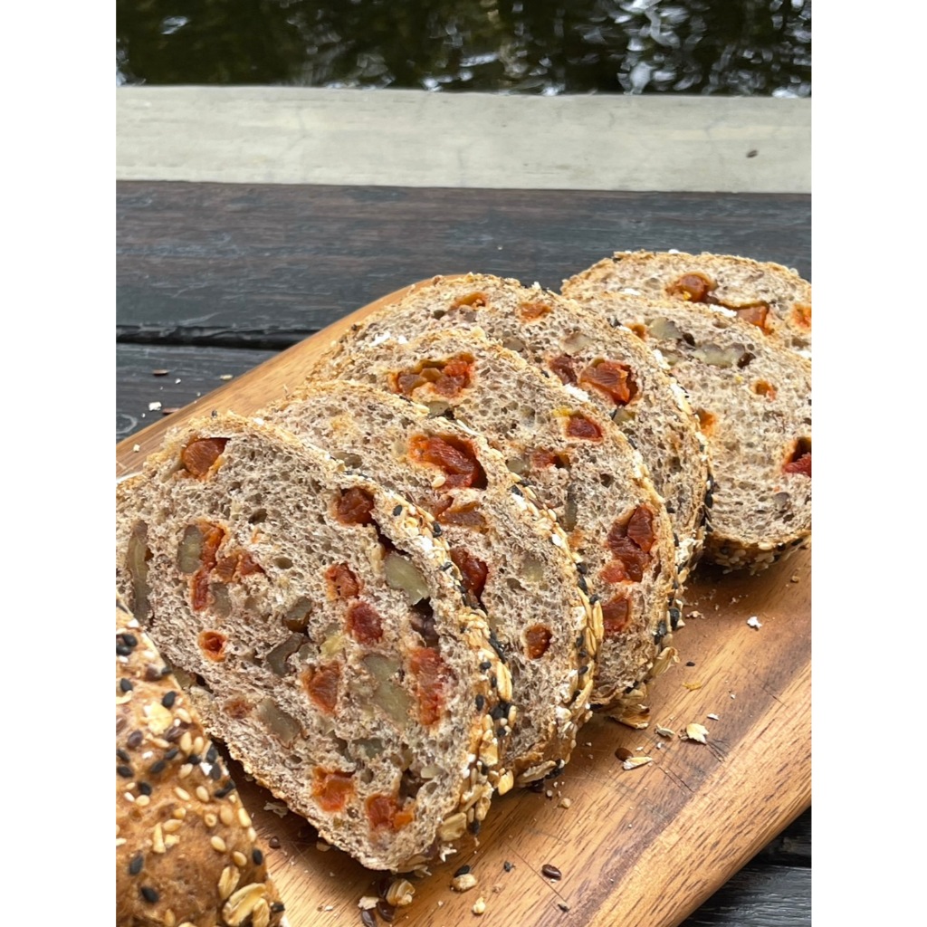 Crustic wholegrain loaf ขนมปังครัสติกโฮลเกรนโลฟ หั่นได้ 10-12 แผ่น ...