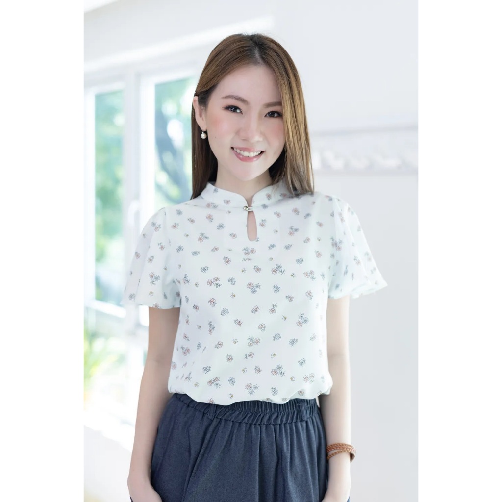 Narinari : MT5941 Front Keyhole Butterfly Sleeve Blouse – Daisy Blue | Shopee Thailand