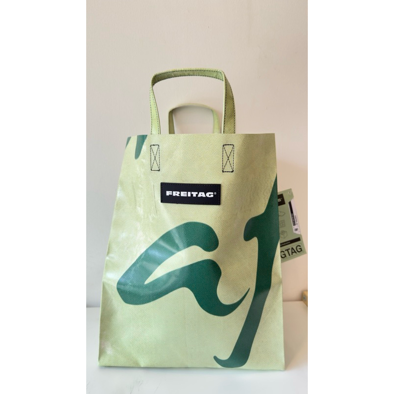 FREITAG F52 MIAMI VICE อักษร a | Shopee Thailand