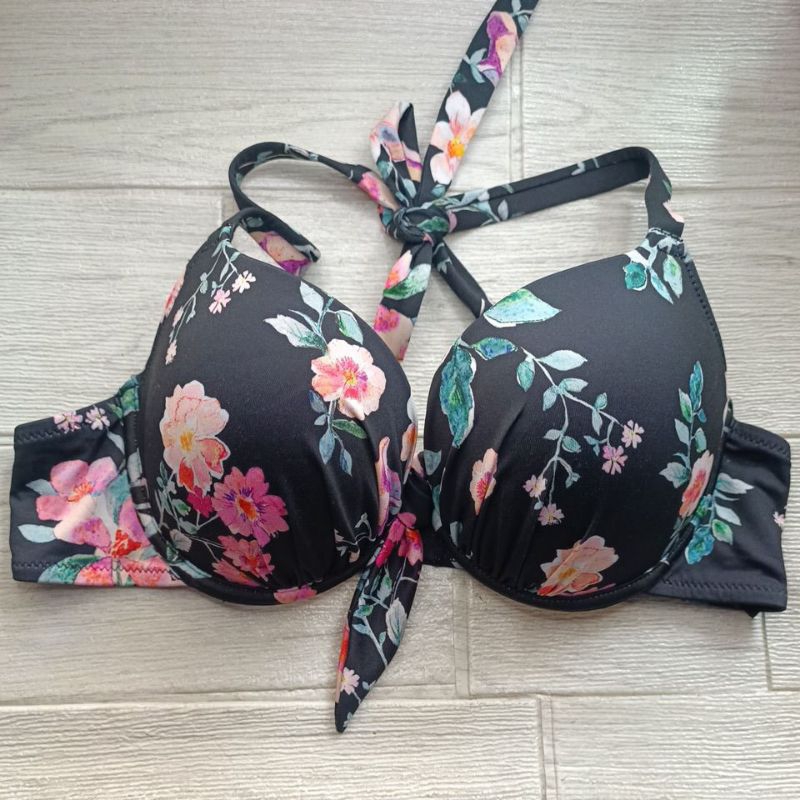 H&M มือ2 36B/80B มีโครง เสริมฟองน้ำดันเต้าล่างหนา คลีนแล้ว สภาพดี (D8F) | Shopee Thailand