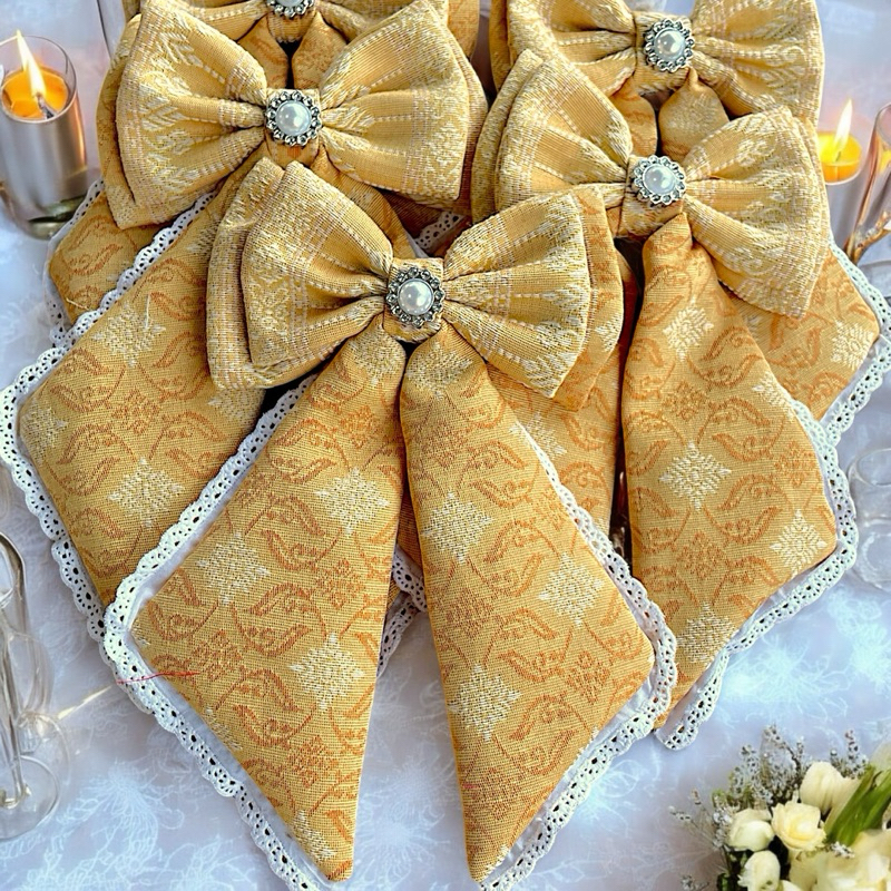 พร้อมส่ง🏆 กิ๊บโบว์ผ้าลายไทยขนาดจัมโบ้แต่งขอบลูกไม้/มุก | Shopee Thailand