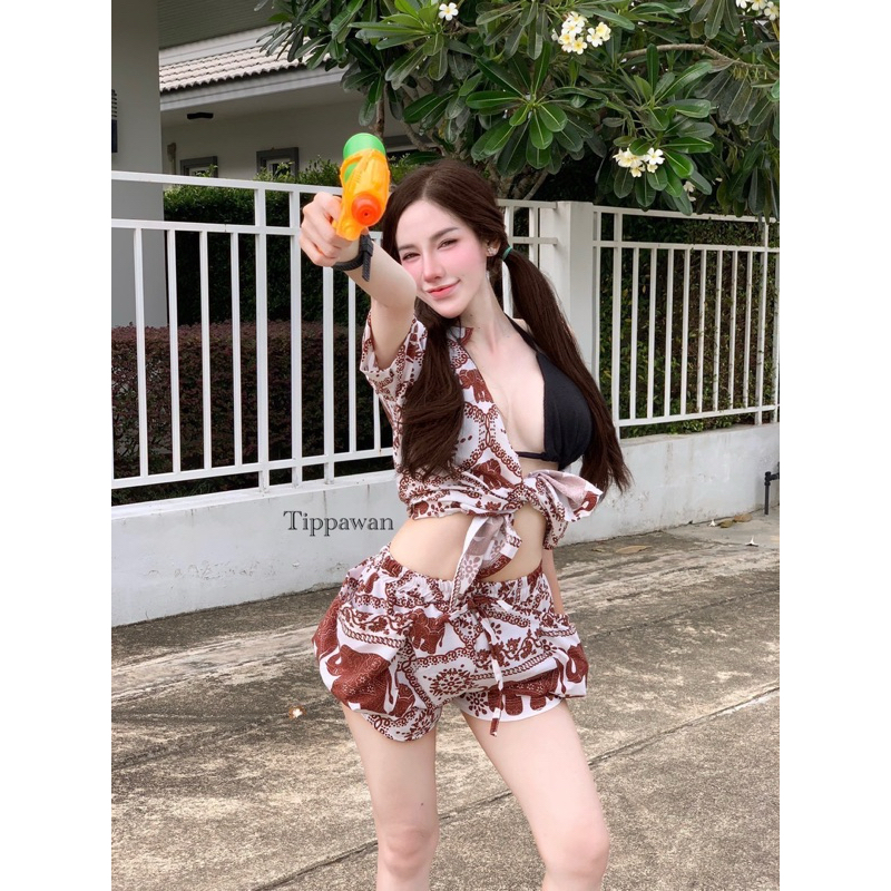 #Tippawan Set 3ชิ้นสุดคุ้ม เสื้อเชิ้ต+บรา มาพร้อมขาสั้น ทรงเว้าขาคือ Sexy มาก เล่นน้ำเปียกแบบฉ่ำ ...