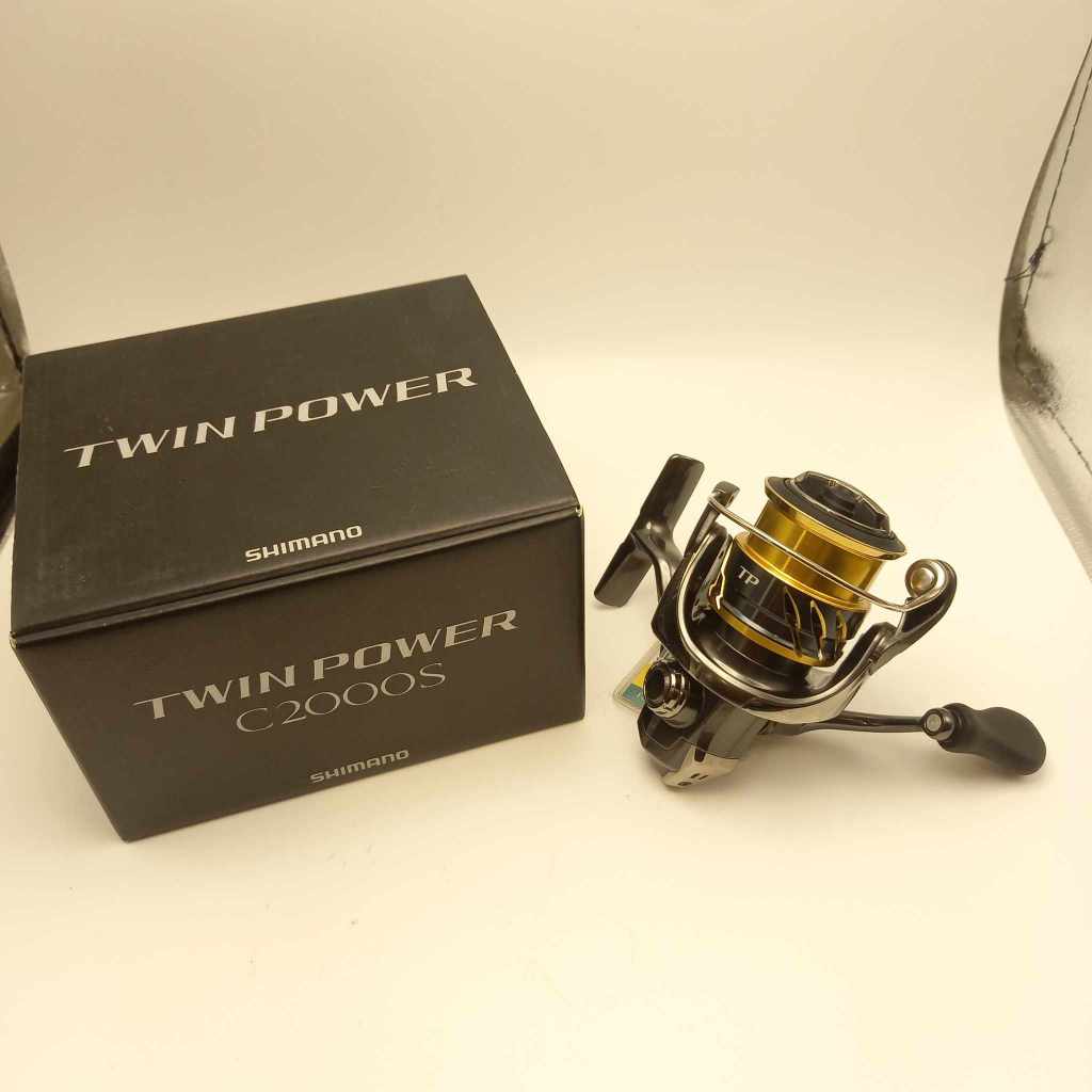 SHIMANO 20 TWIN POWER C2000S / รอกสปิน งานไลท์เกม | Shopee Thailand