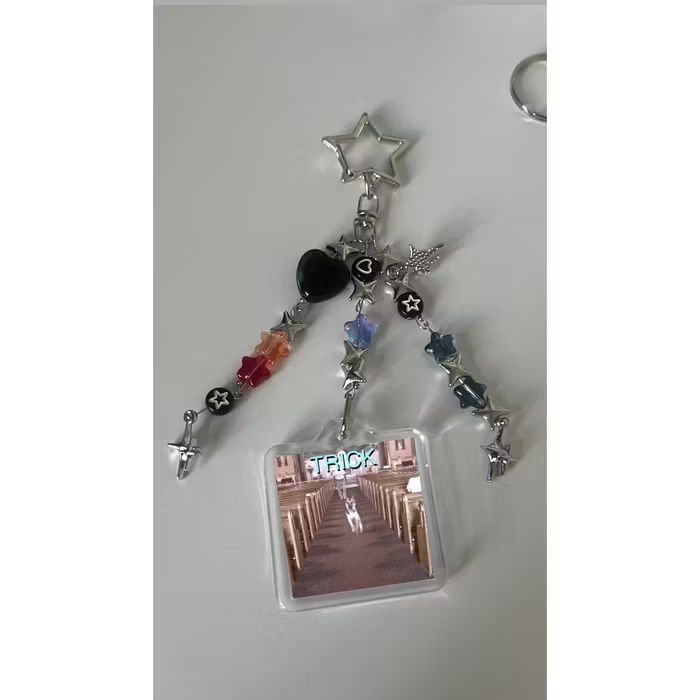 พวงกุญแจเพลง Alex g KEYCHAINS | Shopee Thailand