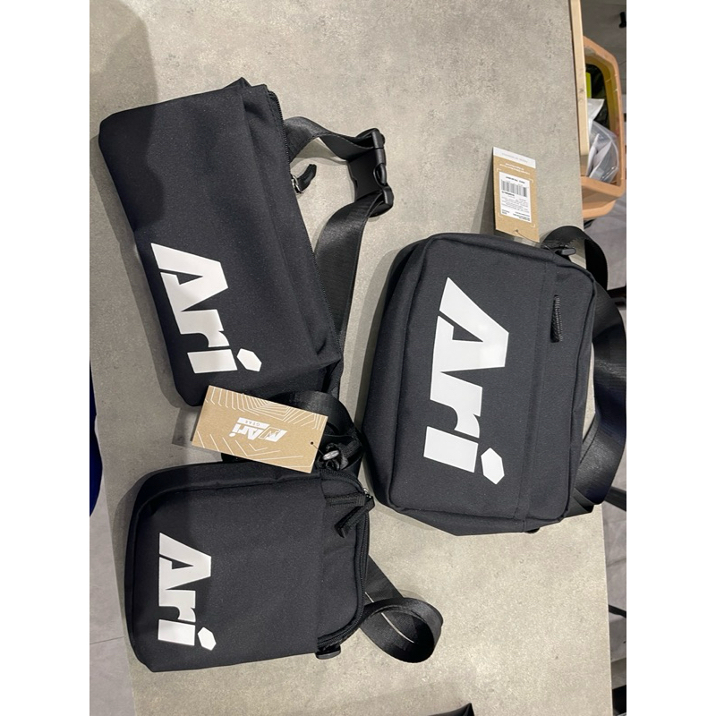 แท้กระเป๋าAri Essential พร้อมส่ง คอลเลคชั่นใหม่ | Shopee Thailand