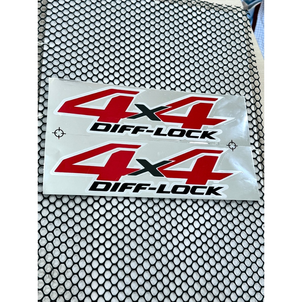 sticker 1 คู่ สติ๊กเกอร์ 4X4 DIFF LOCK 4X4 ดิฟฟ์ ล็อค ติดข้างรถ TOYOTA ...