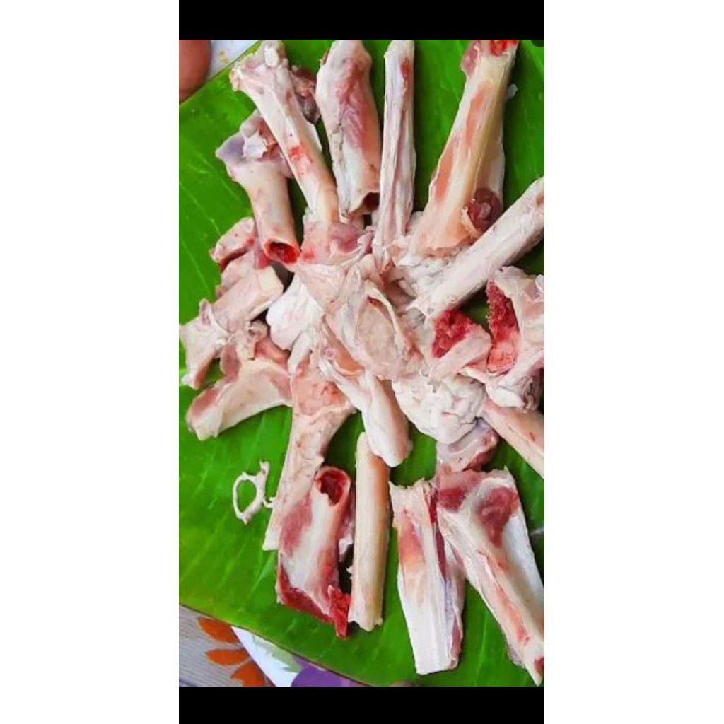 ไขกระดูกแพะ ฮาลาล [Goat bone marrow] ย่างได้ ยำก็ดี จุ๊บป้าจุ๊ปมันออกมา ...