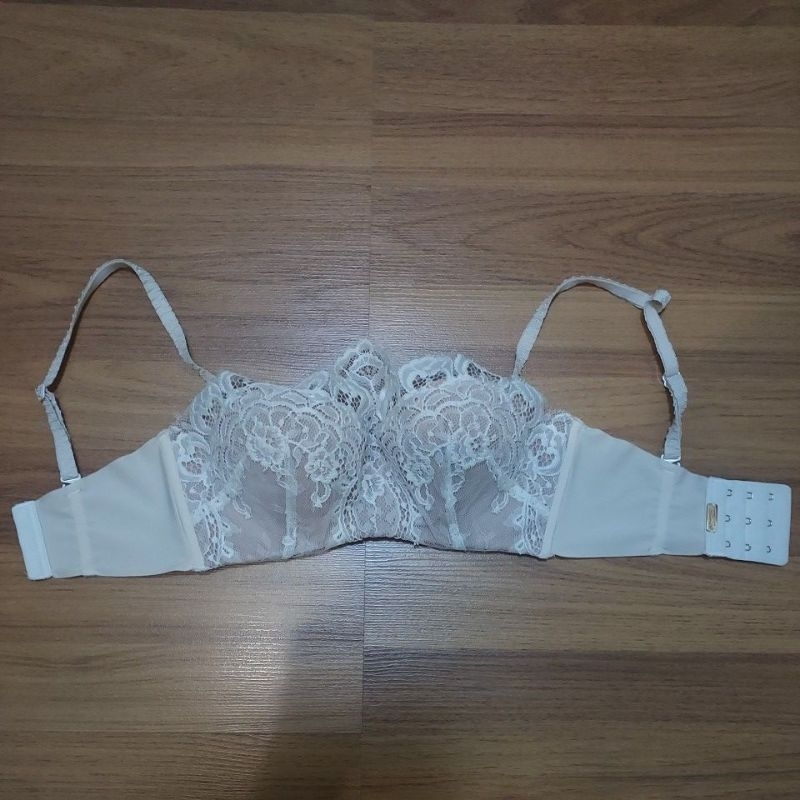 เสื้อชั้นในเกาะอก 30/65C มือ 2 (ถอดสายได้ มีช่องใส่ฟองน้ำ) | Shopee Thailand