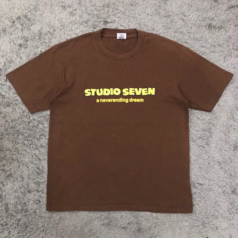 เสื้อยืดแขนสั้น Uniqlo x Studio Seven มือสอง ของแท้ | Shopee Thailand