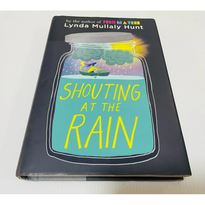 มือสอง ปกแข็ง วรรณกรรม Shouting at The Rain 160 บาท | Shopee Thailand