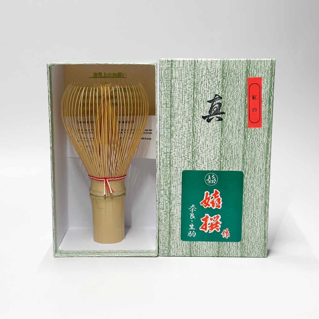 แปรงมัทฉะไม้ไผ่ ด้ายขาวแดง Kisen Kurotake Shin Chasen | Matcha Whisk ...