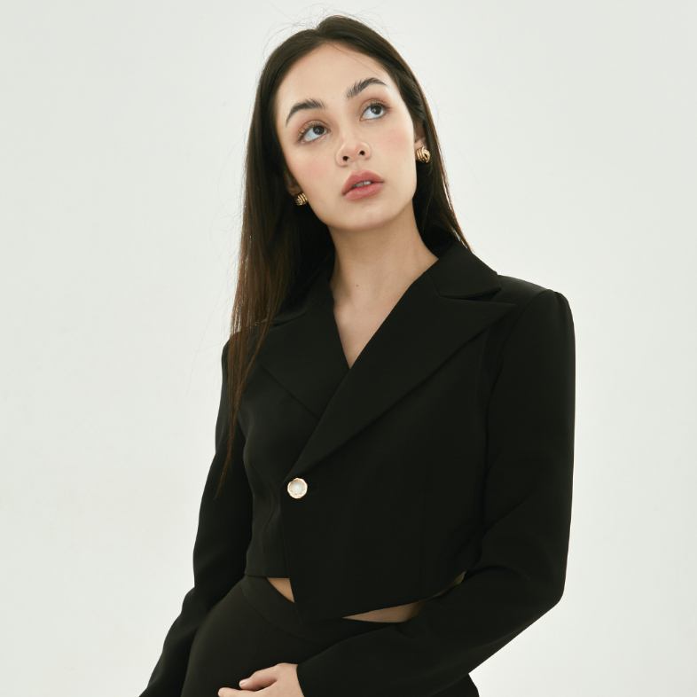 Modernmuse.bkk Cropped Blazer ครอปเบลเซอร์ เข้ารูป สีดำ | Shopee Thailand