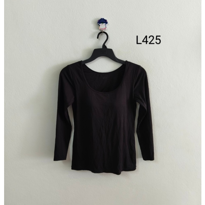 M(ญ) Heattech bra top (L425) แบรนด์ uniqlo ยูนิโคล่ มีบราในตัว | Shopee Thailand