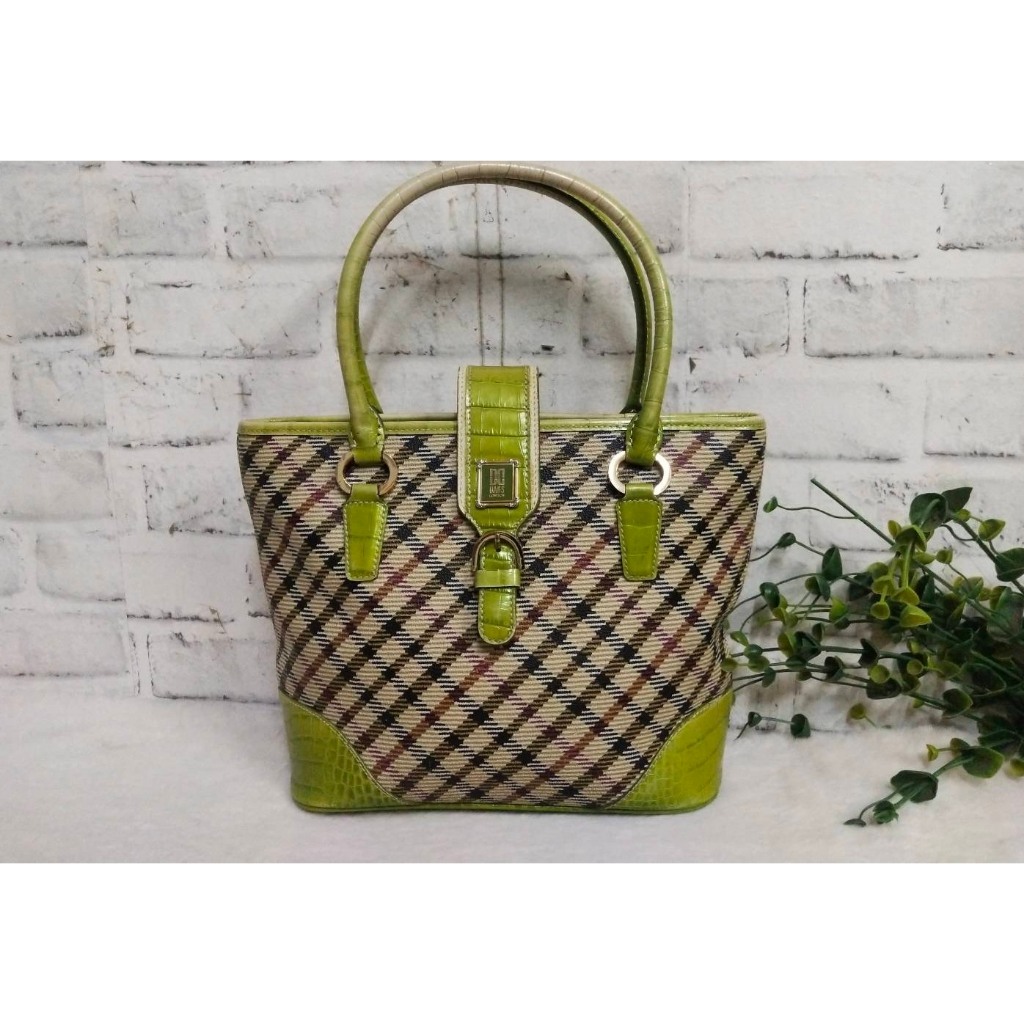 กระเป๋าหนังแท้ DAKS 3ช่องหลัก กลางซิป ราคา : 890 กว้าง 12นิ้ว สูง 9นิ้ว ฐาน 4นิ้ว | Shopee Thailand