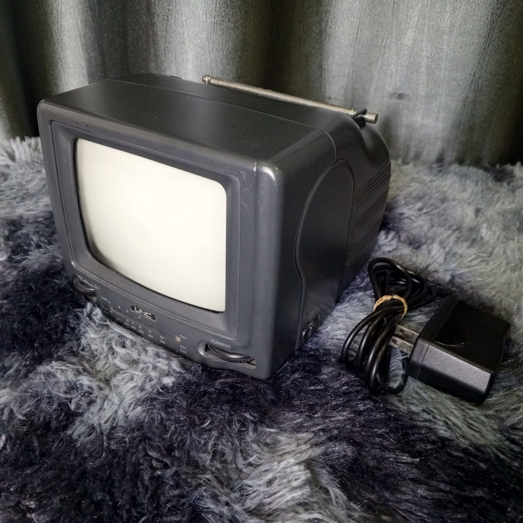 UNC MINI TV TELEVISION 5 INCH + ADAPTER (USED) ทีวีจิ๋ว ขนาดจอ 5 นิ้ว ...