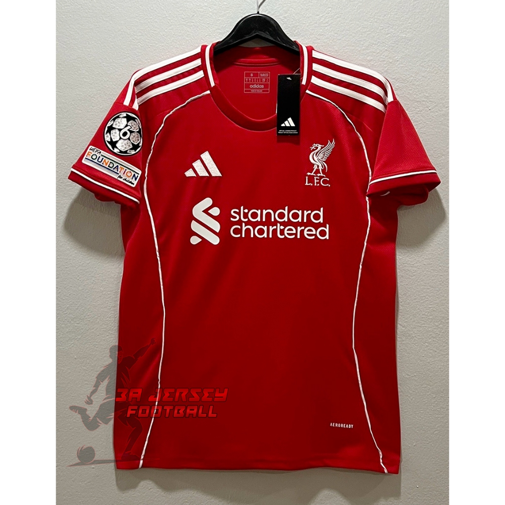 เสื้อกีฬา ฟุตบอล หงษ์แดง Home เหย้า 3A เกรดแฟนบอล ปี 2025/26 ใหม่ล่าสุด พร้อมชื่อเบอร์ อาร์มUCL ...