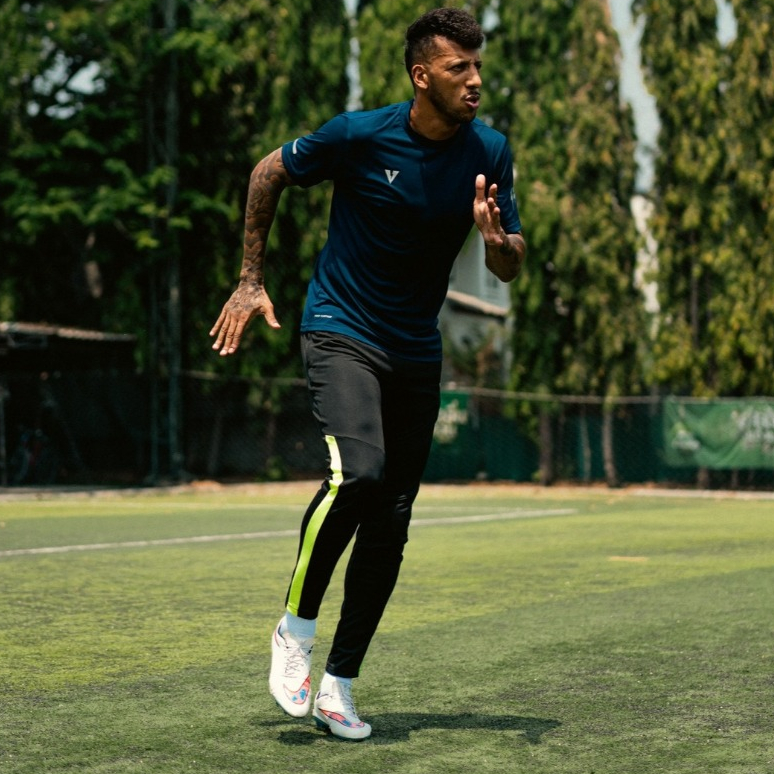 VOLT กางเกงเทรนนิ่ง ขายาว สีดำ NEUTRON 001 BOTTOM STRIPE BLACK กีฬา ...