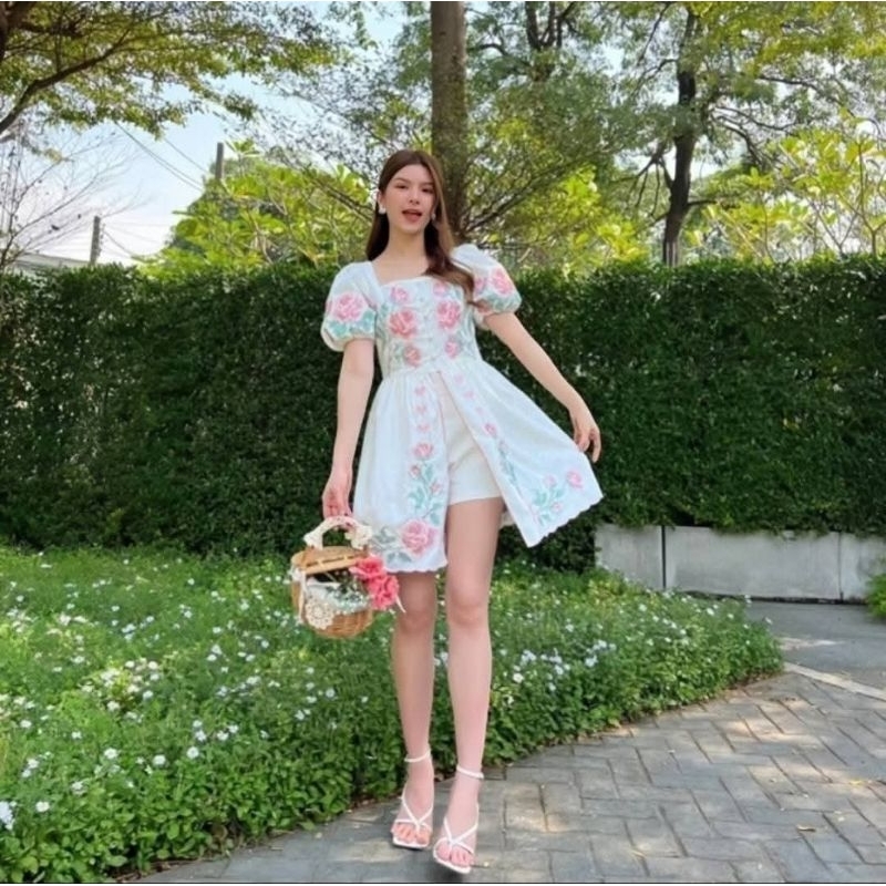 S มือ 2 Bellita Brand เซ็ต 2 ชิ้น เสื้อแขนสั้นตัวยาว กางเกงขาสั้น สีขาว ปักลายดอกไม้ | Shopee ...