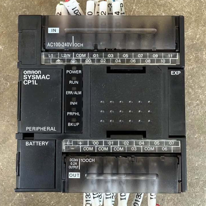 OMRON CP1L-L20DR-A PLC, 100-240 VAC supply, 12 x 24 VDC inputs, 8 x relay outputs 2 A, 5K steps ...