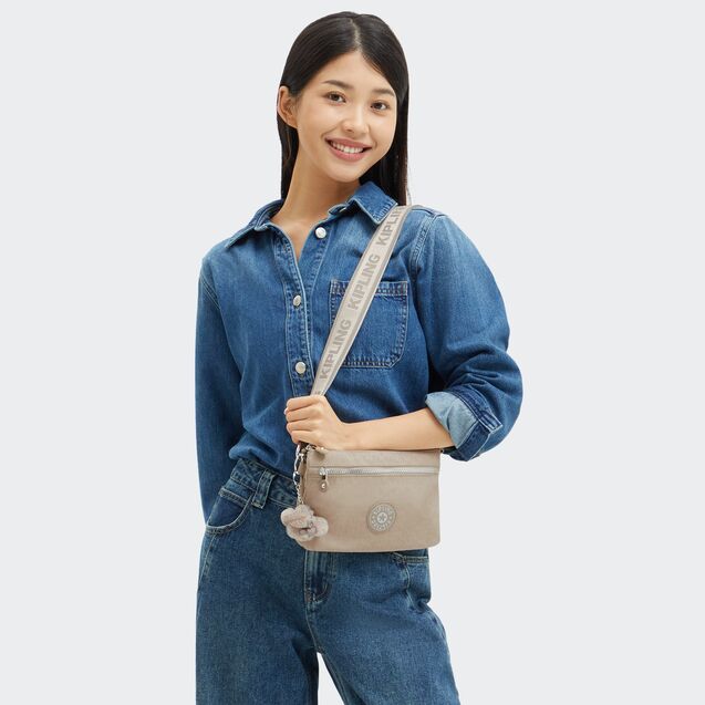 กระเป๋า Kipling รุ่น RIRI ZIP สี GLORIOUS BE SIL | Shopee Thailand