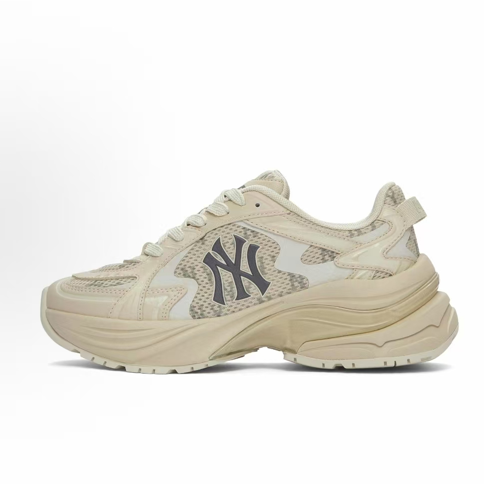 MLB รองเท้าผ้าใบ ยูนิเซ็กส์ Unisex Curve Runner Monogram รุ่น 3ARNSPL5N ...