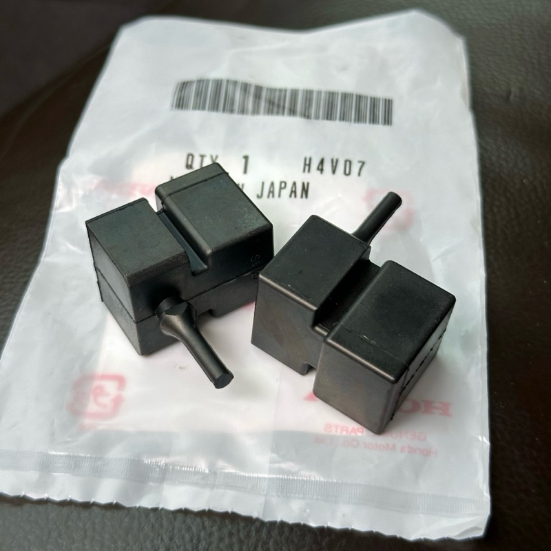 แท้ศูนย์ 💯% จำนวน 2 ชิ้น ยางกันกระแทก ประตูสไลด์ Freed, Stepwagon RG1 ...