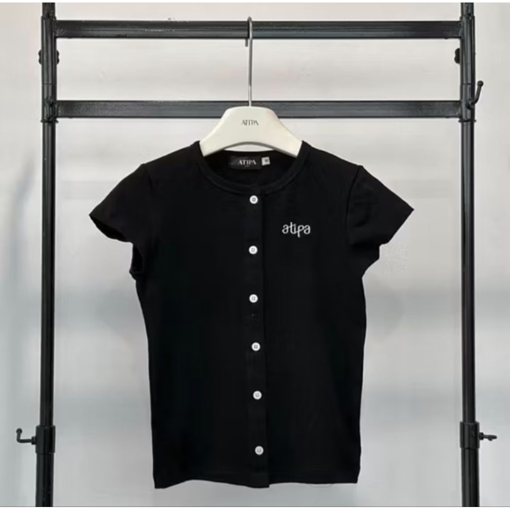 เสื้อยืด Atipa ( มือ2สีครีม)กระดุมหน้า Sz,L ทุกสี | Shopee Thailand