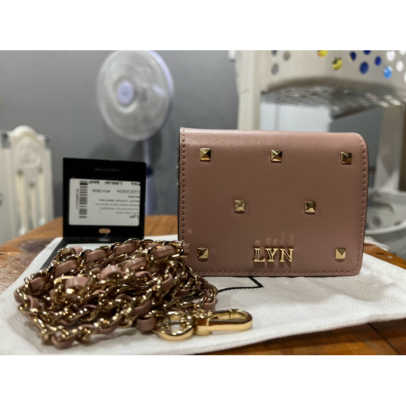 ⚡️🔥 ส่งต่อ Lyn WALLET COMFORT SHORT มือ2 สภาพสวย | Shopee Thailand