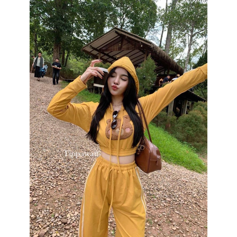 Tippawan Setแขนยาวเท่ห์ๆปังๆเราจะไม่พลาด ครอปแขนยาวจัมเอว พร้อมกางเกงขายาว เดินแบบทั้วตัว ...