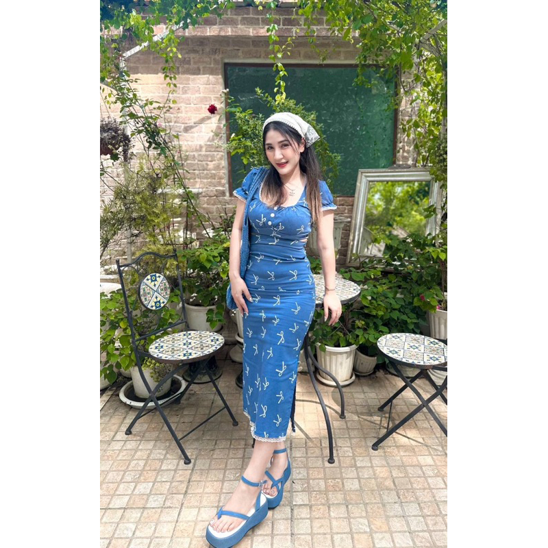 Phapassz - Set2ชิ้น เสื้อครอปแขนกระปุกกระดุมหน้า สกีนลายโบว์ทั้งชุด กระโปรงยาวซิปข้างผ่าซ้ายขวา ...