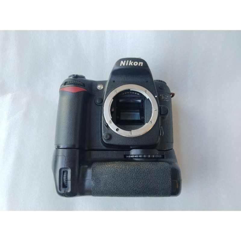 body กล้อง nikon D80 งานช่าง เทสแล้วไฟไม่เข้า สภาพมีรอยแตกตามชี้จอย่น ...