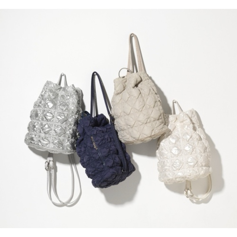 กระเป๋าเป้ Carlyn รุ่น clover backpack ของแท้จากช็อปฮงแด | Shopee Thailand