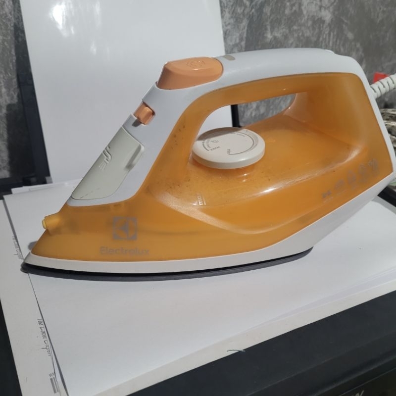 เตารีดไอน้ำ มือสอง Elextrolux สภาพสวย ใช้งานได้ปกติ (สินค้ามือสองพร้อม ...