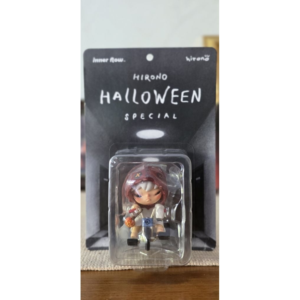 พร้อมจัดส่ง (ใหม่ ในซีล กระดาษมีรอยยับตามมุมตามภาพ) POP MART white&red ...