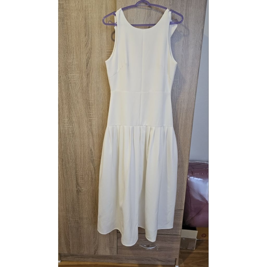 ส่งต่อ Firrr officials รุ่น Preaw Dress สีขาว size S | Shopee Thailand