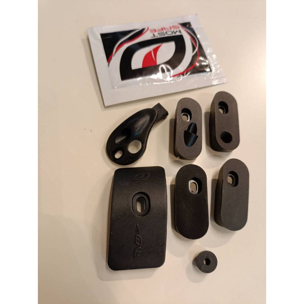 อะไหล่เฟรมจักรยาน Pinarello Dogma F8 Electronic Di2 Frame Cable Plug ...