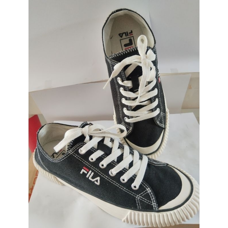 รองเท้าผ้าใบเด็ก Fila 24 cm สีดำ พื้นยางเต็มสภาพดี ไม่มีตำหนิ มือ2 | Shopee Thailand